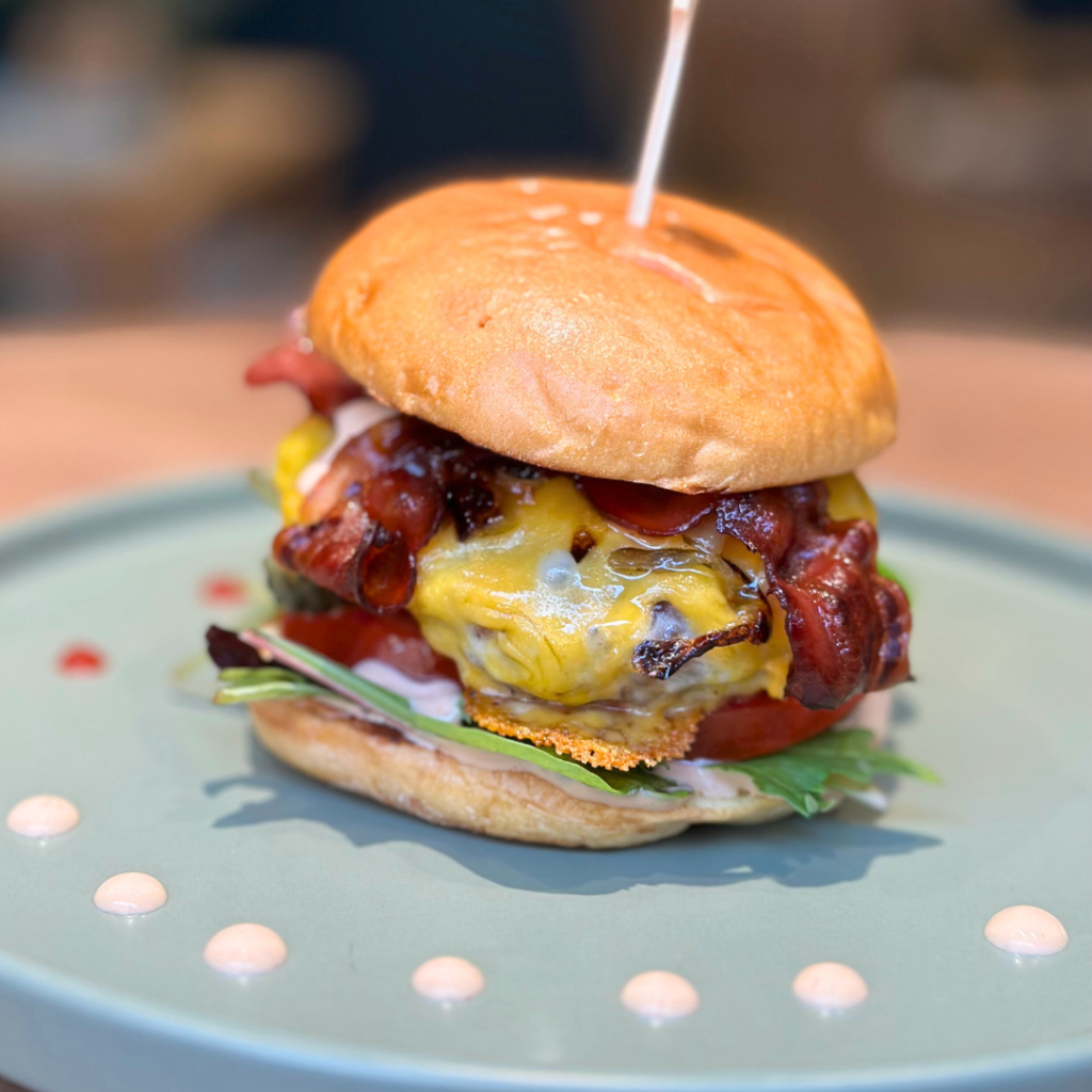 Saborconencanto – Brunch & Healthy Eating. Burger, wine and vegan food